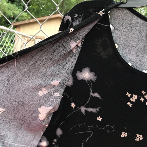 JKLA California | Tops | Jkla California Blk Floral Stretch Layer ...
